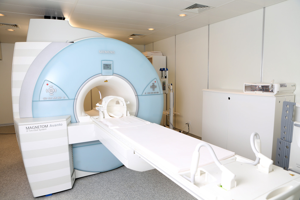 AIC Medical Imaging & Diagnostic Centre - Interior Design by Azure ...